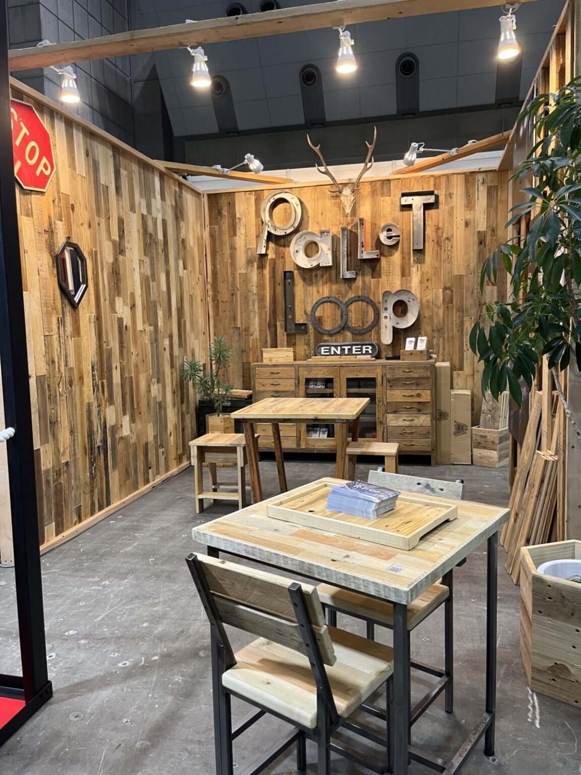 【PALLET LOOP】木製パレットに新たな命を吹き込む | 古材ならパレットループ